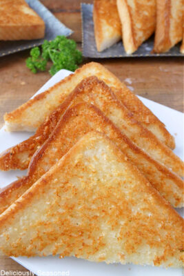 Cheesy Garlic Texas Toast - Deliciously Seasoned