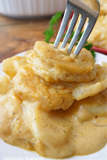 Cheesy Potatoes - Deliciously Seasoned