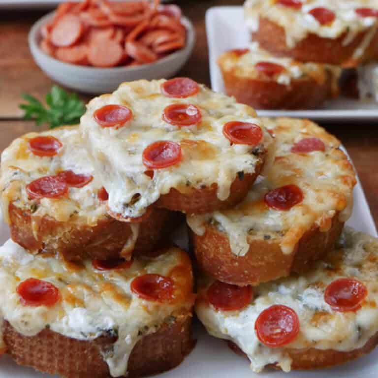 Mini Garlic Bread Pizzas - Deliciously Seasoned