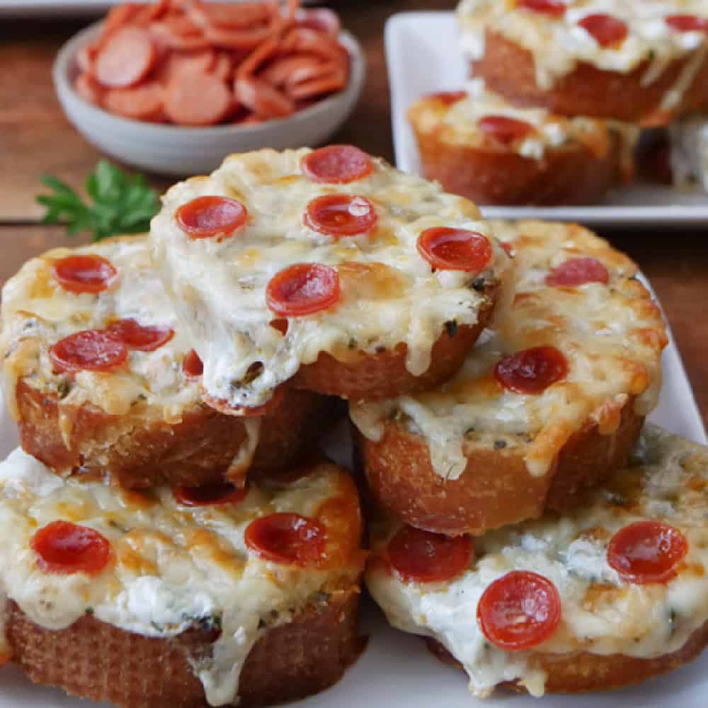 Mini Garlic Bread Pizzas - Deliciously Seasoned