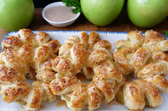 Apple Rings (Easy Puff Pastry Recipe) - Deliciously Seasoned